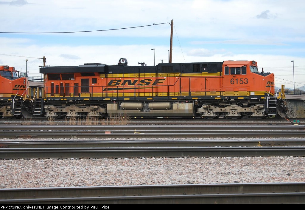 BNSF 6153